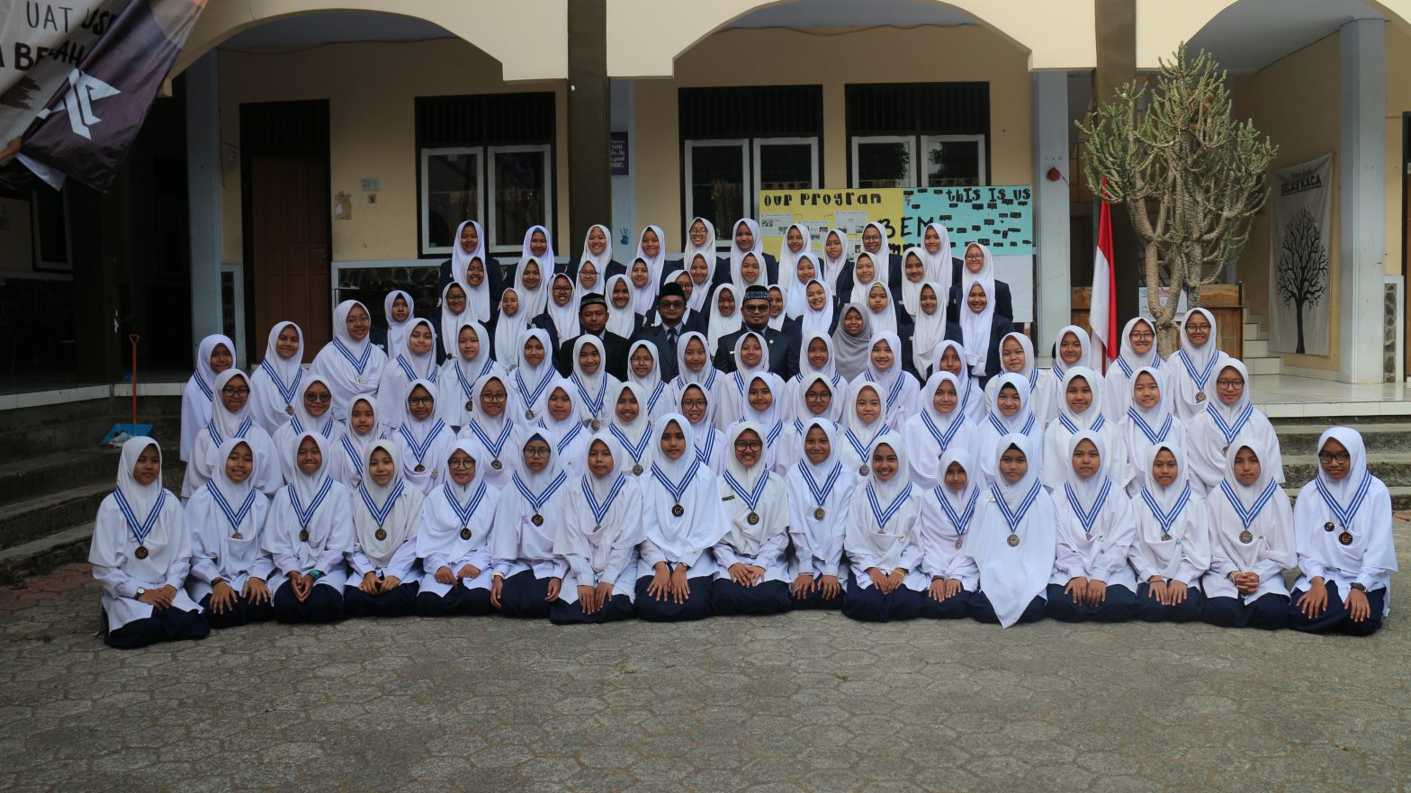 Pelantikan Pengurus Bem Mpm Andorganisasi Mitra Bem Putri Smpit As Syifa Boarding School Jalancagak